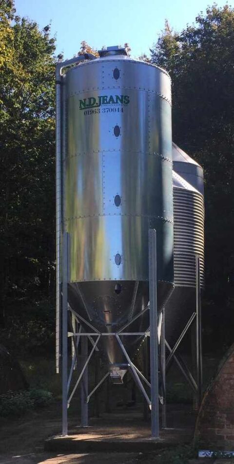 Range 2 - Centre Discharge Silo with Bag-Off Chute - ND Jeans ...